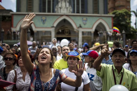 People Walk Through Streets Caracas Venezuela Editorial Stock Photo ...