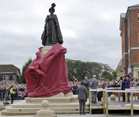 Statue Britains Queen Mother Unveiled During Editorial Stock Photo ...