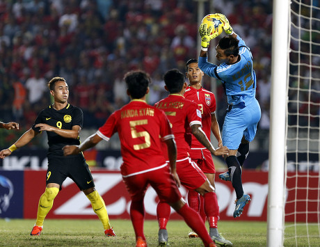 Myanmar Goalkeeper Kyaw Zin Phyo R Editorial Stock Photo - Stock Image ...
