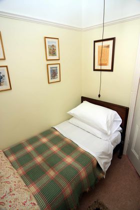 60 Dylan thomas house Stock Pictures, Editorial Images and Stock Photos ...