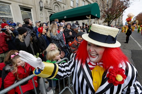 Clowns Greet Crowd Macys 90th Annual Editorial Stock Photo - Stock ...
