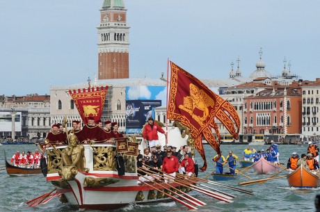 Parade Paddle Boats Captained By Serenissima Editorial Stock Photo ...