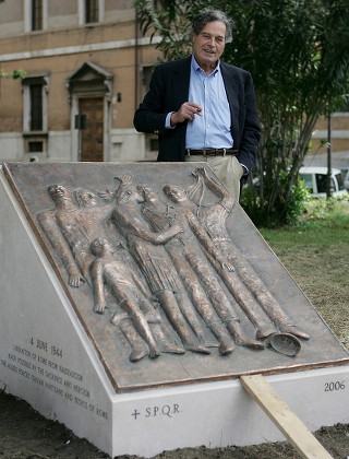 Italian Sculptor Alessio Paternesi Venice Square Editorial Stock Photo ...