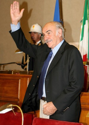 Scottish Actor Sean Connery Waves Photographers Editorial Stock Photo ...