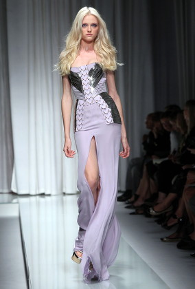 Russian Model Vlada Roslyakova Takes Catwalk Editorial Stock Photo ...