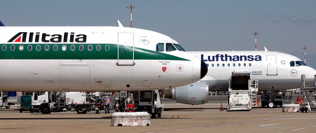 Airplanes Alitalia Lufthansa Shown Fiumicinos Leonardo Editorial Stock ...