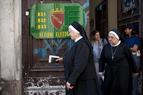 Nuns Enclosed Order Carmelite Monastry Leave Editorial Stock Photo ...