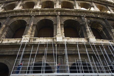 Workers Set Scaffolding Around Colosseum Rome Editorial Stock Photo ...