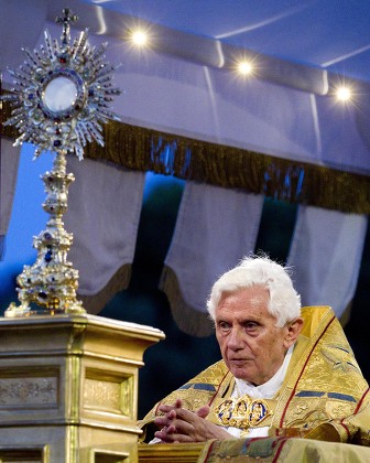 Pope Benedict Xvi Prays He Presides Editorial Stock Photo - Stock Image ...