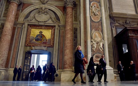 __COUNT__ Vatican Pope Francis - Dec 2015 Stock Pictures, Editorial ...