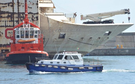250 Harbor wreck Stock Pictures, Editorial Images and Stock Photos ...