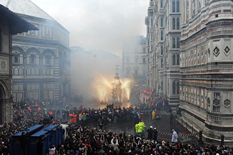 Locals Tourists Attend Explosion Cart Scoppio Editorial Stock Photo ...