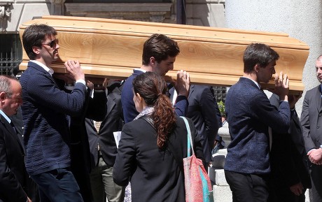 Men Carry Coffin Ottavio Missoni His Editorial Stock Photo - Stock ...