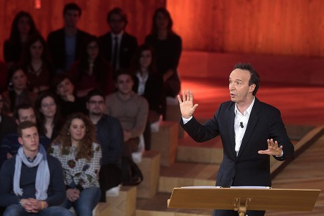 Italian Actor Roberto Benigni Performs During Editorial Stock Photo ...