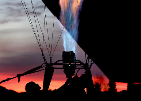 51 Burning balloon Stock Pictures, Editorial Images and Stock Photos ...