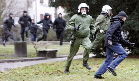 Police Forces Riot Gear Chase Counterdemonstrator Editorial Stock Photo ...