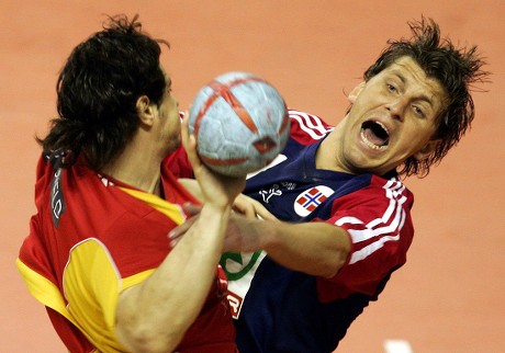 Alberto Entrerrios L Spain Struggles Ball Editorial Stock Photo - Stock ...