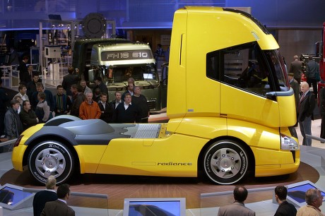 Lots Interest Enjoys This Renault Radiance Editorial Stock Photo ...