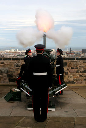 Scottish Gunners Fire 21gun Royal Salute Editorial Stock Photo - Stock ...
