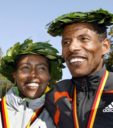Ethiopian Marathon Athletes Haile Gebrselassie R Editorial Stock Photo ...