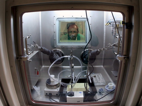 Juergen Pietzsch Peers Into Device Working Editorial Stock Photo ...