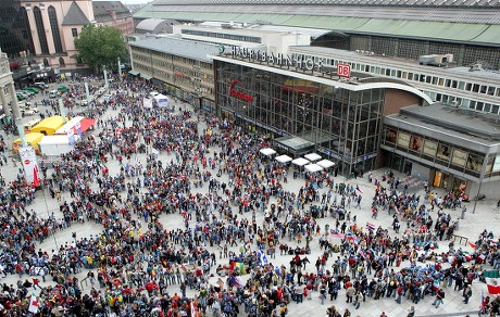 Masses Young Pilgrims Crowd Square Front Editorial Stock Photo - Stock ...