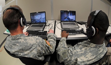 30 Soldiers at computers Stock Pictures, Editorial Images and Stock ...