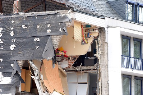 __COUNT__ Germany Cologne Building Collapse - Mar 2009 Stock Pictures ...