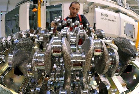 Machine Operator Steffen Kleinschmidt Examines Crank Editorial Stock ...