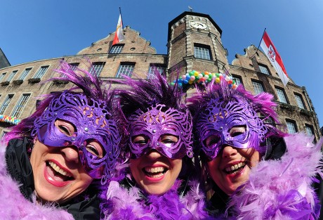Carneval Goers Celebrate Fat Thursday Weiberfastnacht Editorial Stock ...