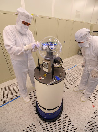 Robot I2d2s Pictured Cleanroom Chip Producer Editorial Stock Photo ...