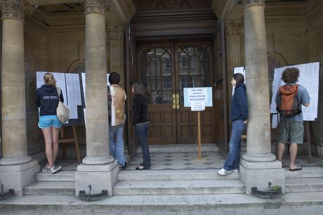 Students Look Their Exam Results Outside Editorial Stock Photo - Stock ...