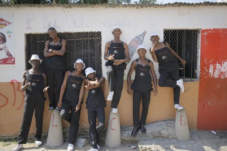 Pantsula Dancers Via Vyndal Pantsula Group Editorial Stock Photo ...