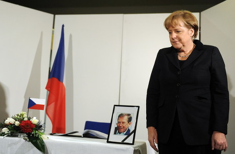 German Chancellor Angela Merkel C Signs Editorial Stock Photo - Stock ...