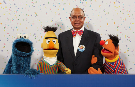 Sesame Street Muppets Ernie Bert Pose Editorial Stock Photo - Stock ...
