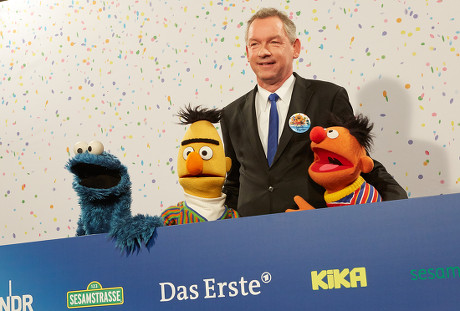 Sesame Street Muppets Ernie Bert Pose Editorial Stock Photo - Stock ...