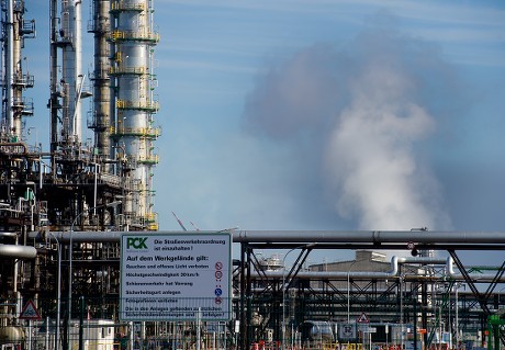 Smoke Rises Facilities Oil Refinery Pck Editorial Stock Photo - Stock ...