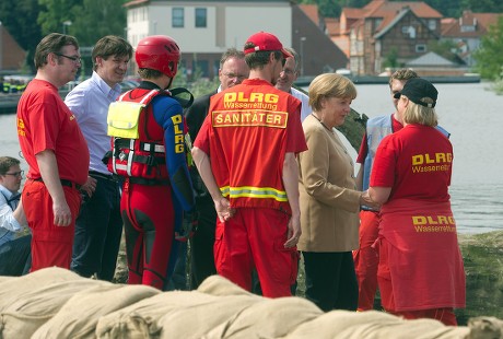 German Chancellor Angela Merkel 2r Thanks Editorial Stock Photo - Stock ...