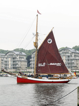 Adventurer Arved Fuchs Departs Expedition Spitzbergen Editorial Stock ...