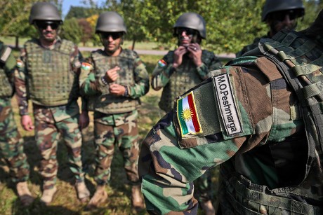 IRAQI PESHMERGA SOLDIERS STAND TOGETHER BONNLAND Editorial Stock Photo ...