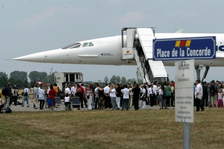 Onlookers Mingle Around Air France Concorde Editorial Stock Photo ...