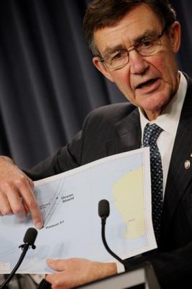 Australian Former Defence Chief Angus Houston Editorial Stock Photo ...