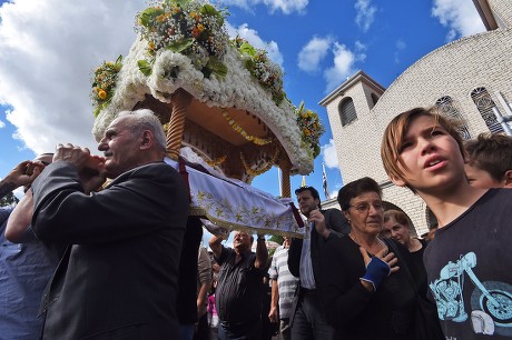 Parishioners Carry Epitaphio Symbolic Funeral Bier Editorial Stock ...