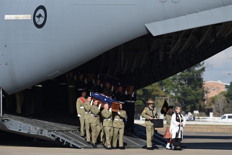 Australian Defence Force Adf Pallbearers Seen Editorial Stock Photo ...