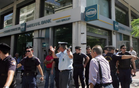 Police Outside Bank Following Hostage Situation Editorial Stock Photo ...