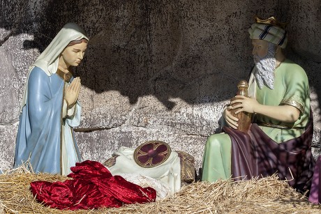 Jesus Figure Missing Nativity Scene Crib Editorial Stock Photo - Stock ...