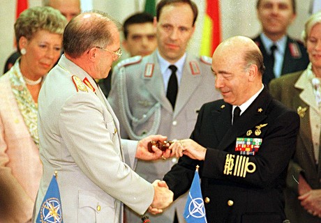 Bru5819990506brussels Belgium German General Klaus Naumann Editorial ...