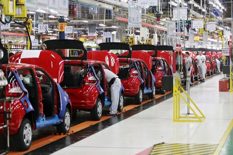 Employees Work On Assembly Line Fiat Editorial Stock Photo - Stock ...