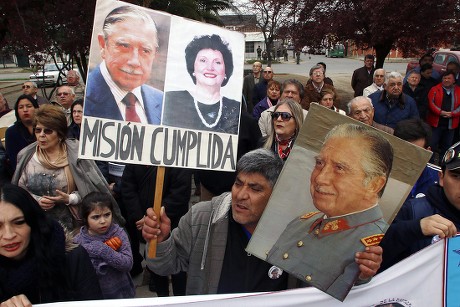 Supporters Late Chilean Dictator Augusto Pinochet Editorial Stock Photo ...