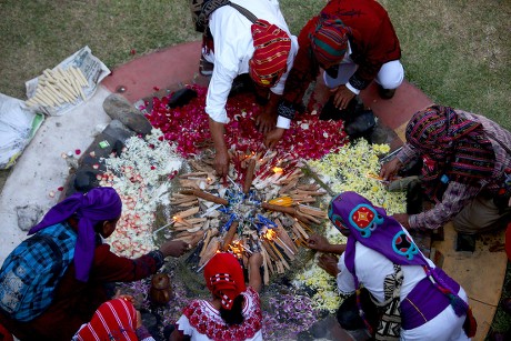 Indigenous Guatemalans Attend Mayan Ceremony Guatemala Editorial Stock ...